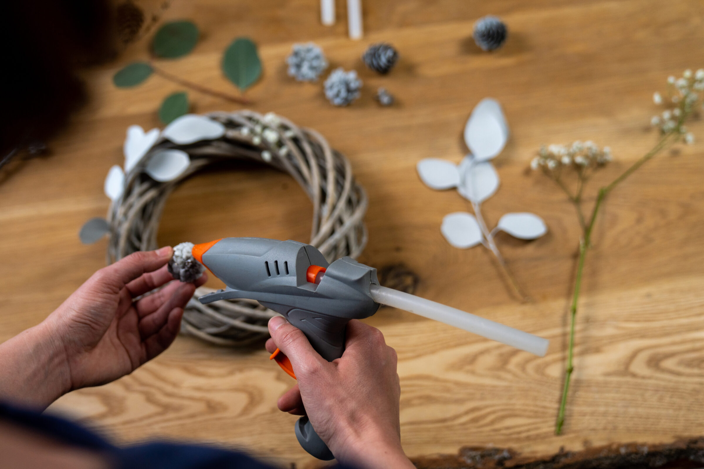 Elegantní zimní věnec pro radost i jako dárek | newsroom doblogoo